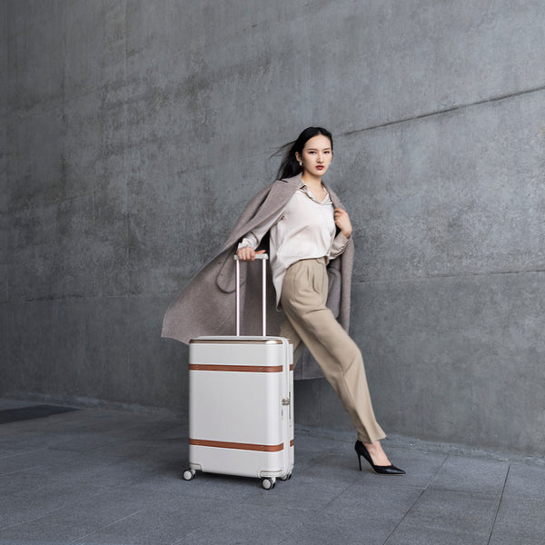 Pilot Suitcases | Check Them Out | Echolac